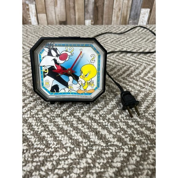 Toys | Vintage Westclox 1995 Manual Wind Up Alarm Clock Sylvester ...